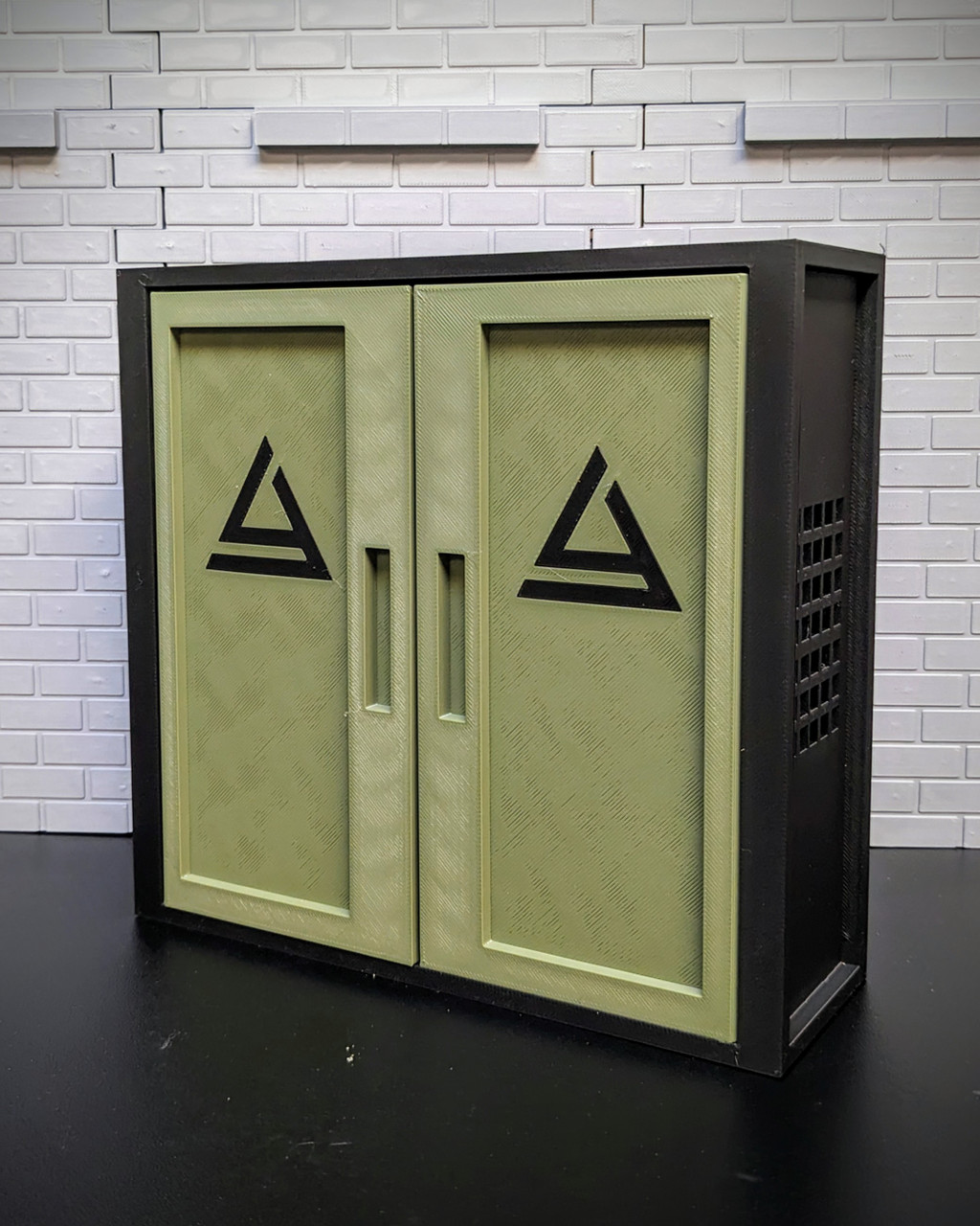 Red Atlas Creations | Weapons Closet