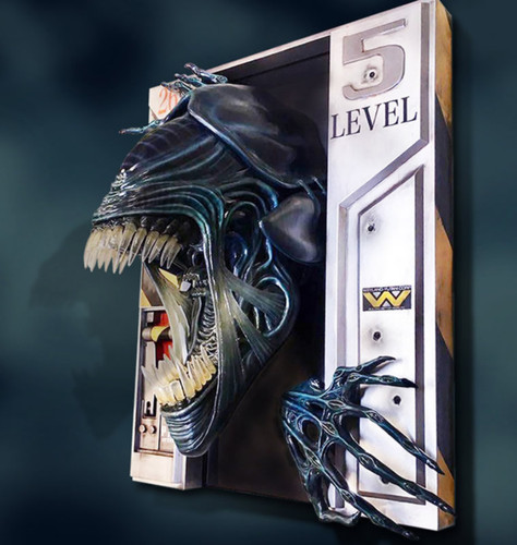Queen Alien Xenomorph Wall Sculpture - STL File for 3D Print
