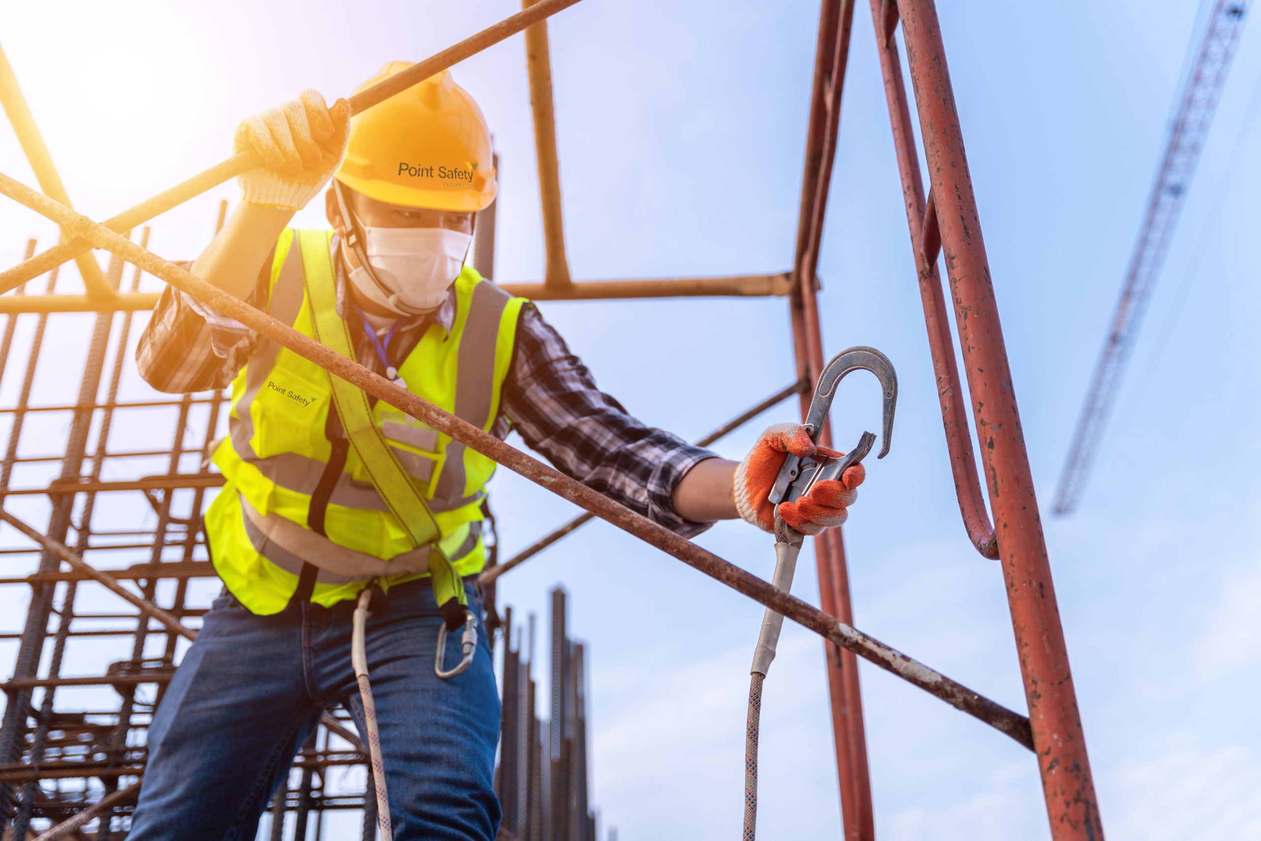 Keeping your workforce safe while working at height - Gas Monitor Point