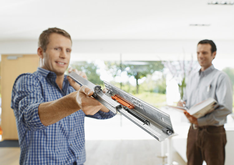 566H TANDEM runner update - Interfit Furniture Components