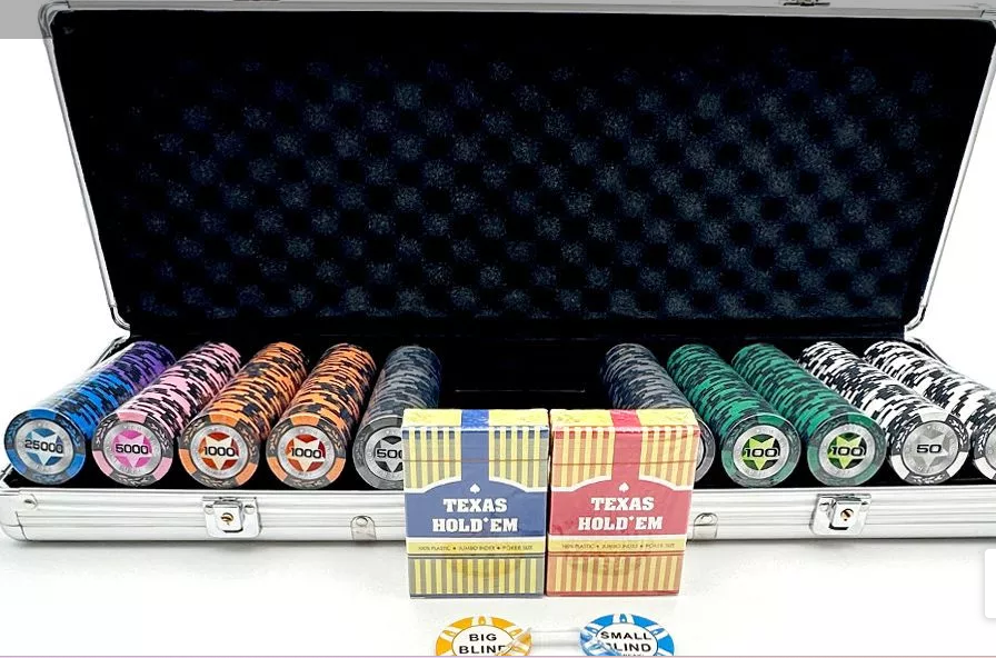 Set poker model STAR cu 500 jetoane,13,5g + carti 100% plastic
