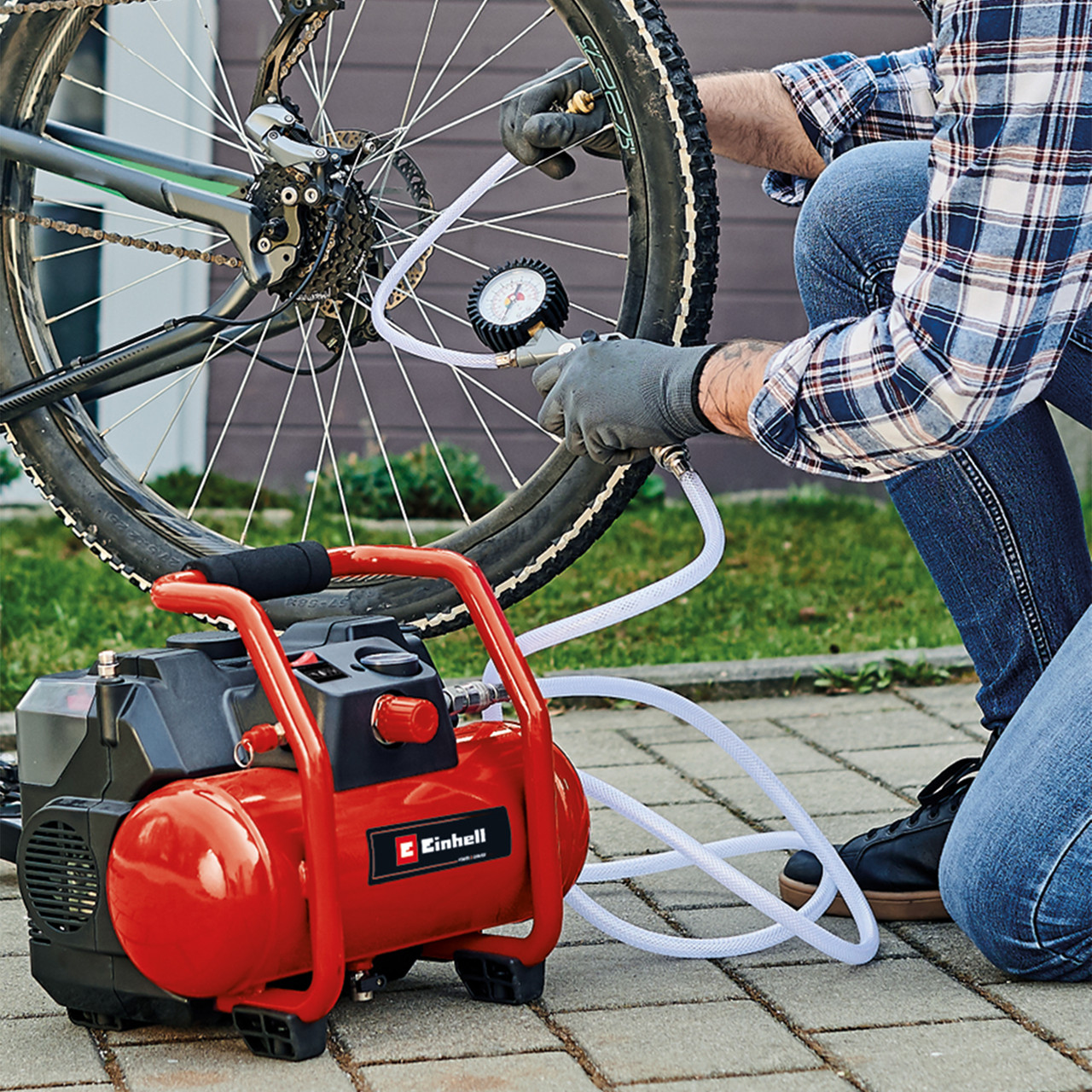 Einhell 4020455 - 36V Cordless Air Compressor - TE-AC 36/6/8 Li OF Set ...