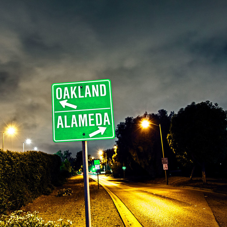 Oakland Alameda Sign