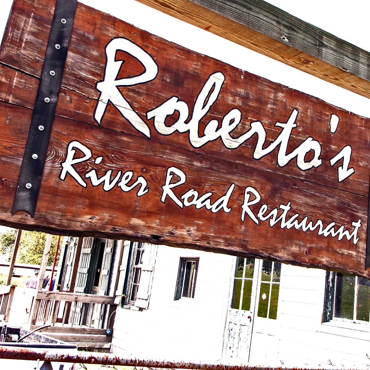 Robertos River Road Restaurant