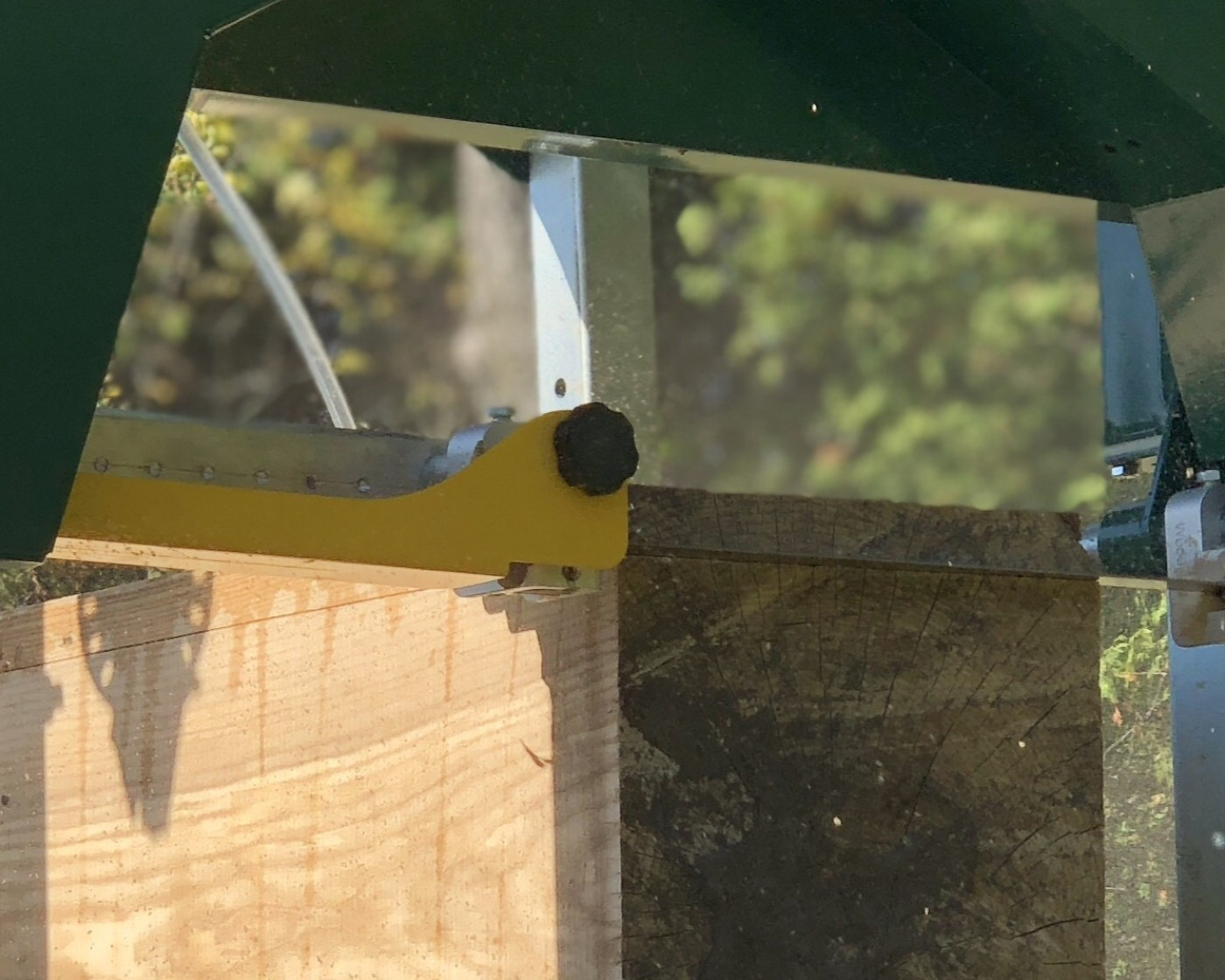 Adjustable Blade Guide