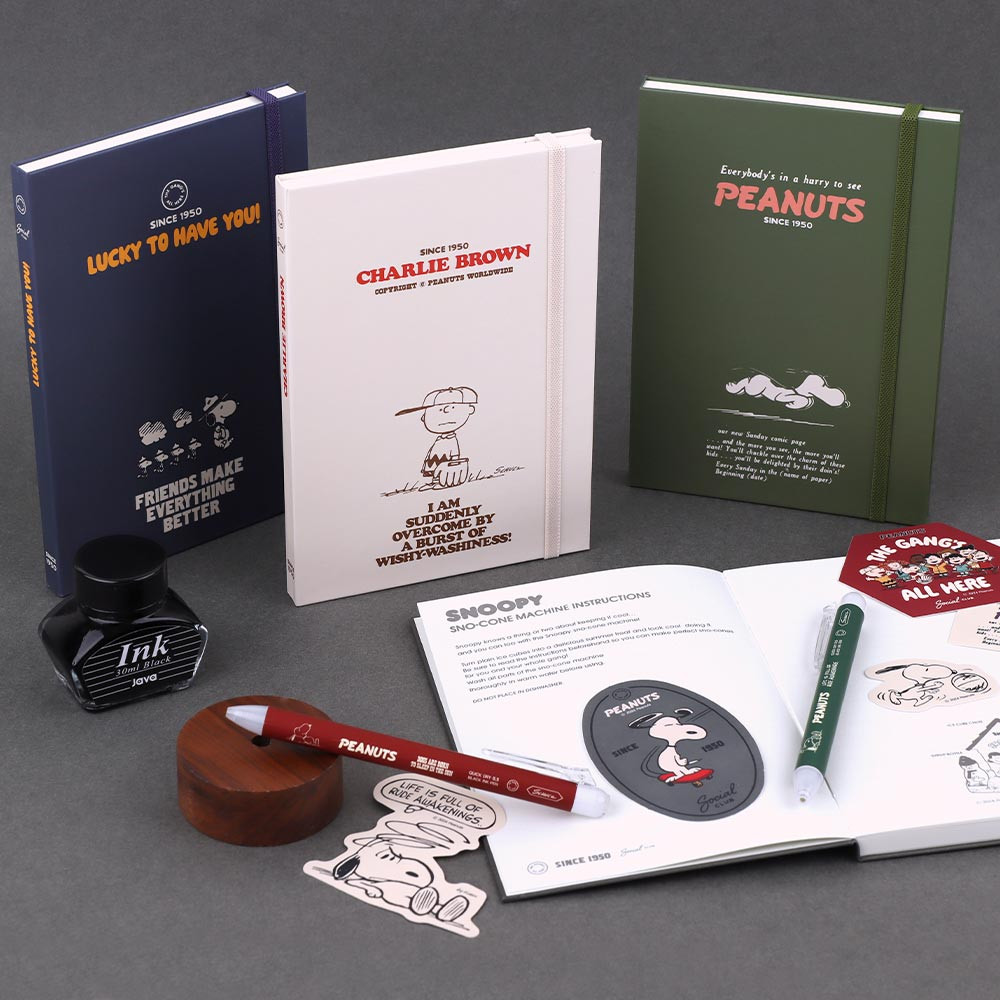 PEANUTS Snoopy Hardcover B6 Lined Notebook