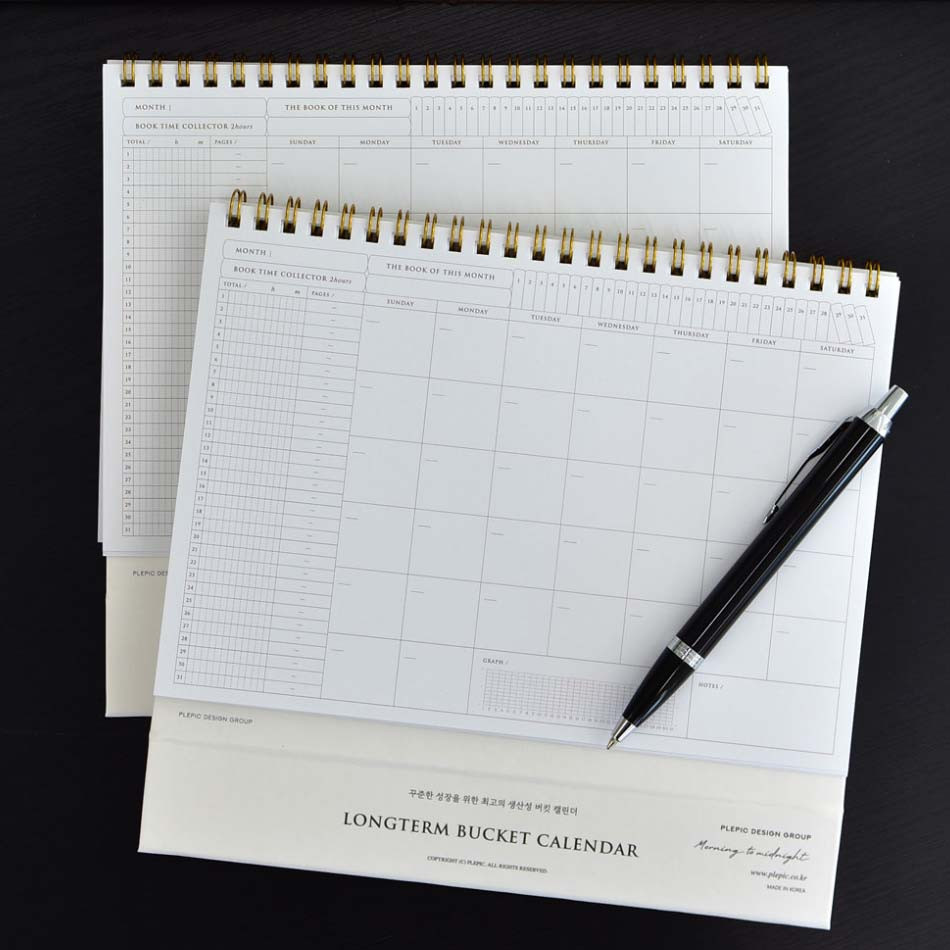 Bucket Book Reading Planner: Monthly Reading Challenge Tracker
