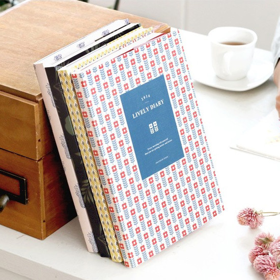 2016 Iconic Lively pattern dated diary scheduler - fallindesign