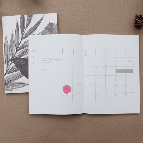 Jstory Slow and simple monthly undated planner notebook - fallindesign