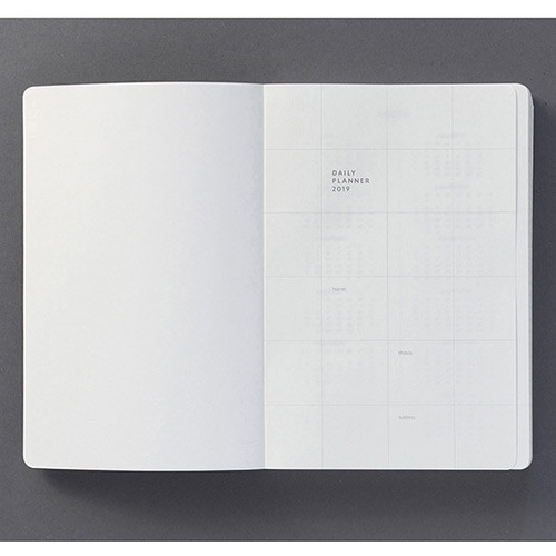 Designlab kki 2019 Creative dated 365 daily planner diary