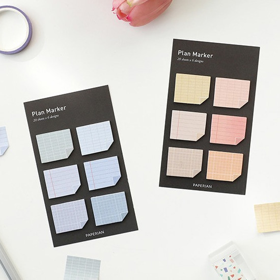Note small sticky memo set for monthly and weekly plan