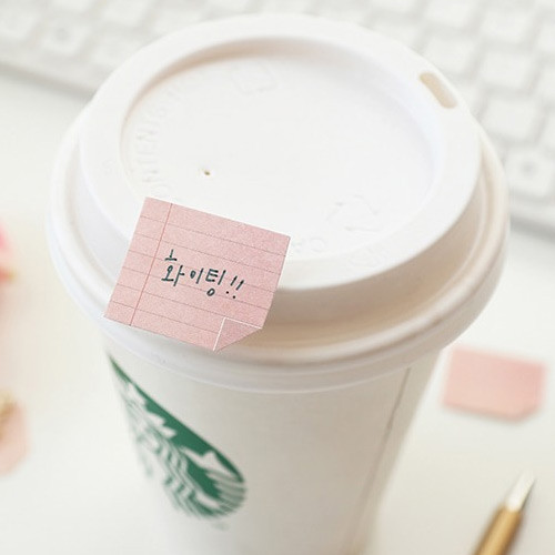 Note small sticky memo set for monthly and weekly plan