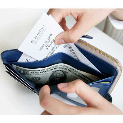 Iconic Zip Up medium leather wallet pouch for the Smartphone life