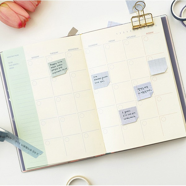 Note small sticky memo set for monthly and weekly plan