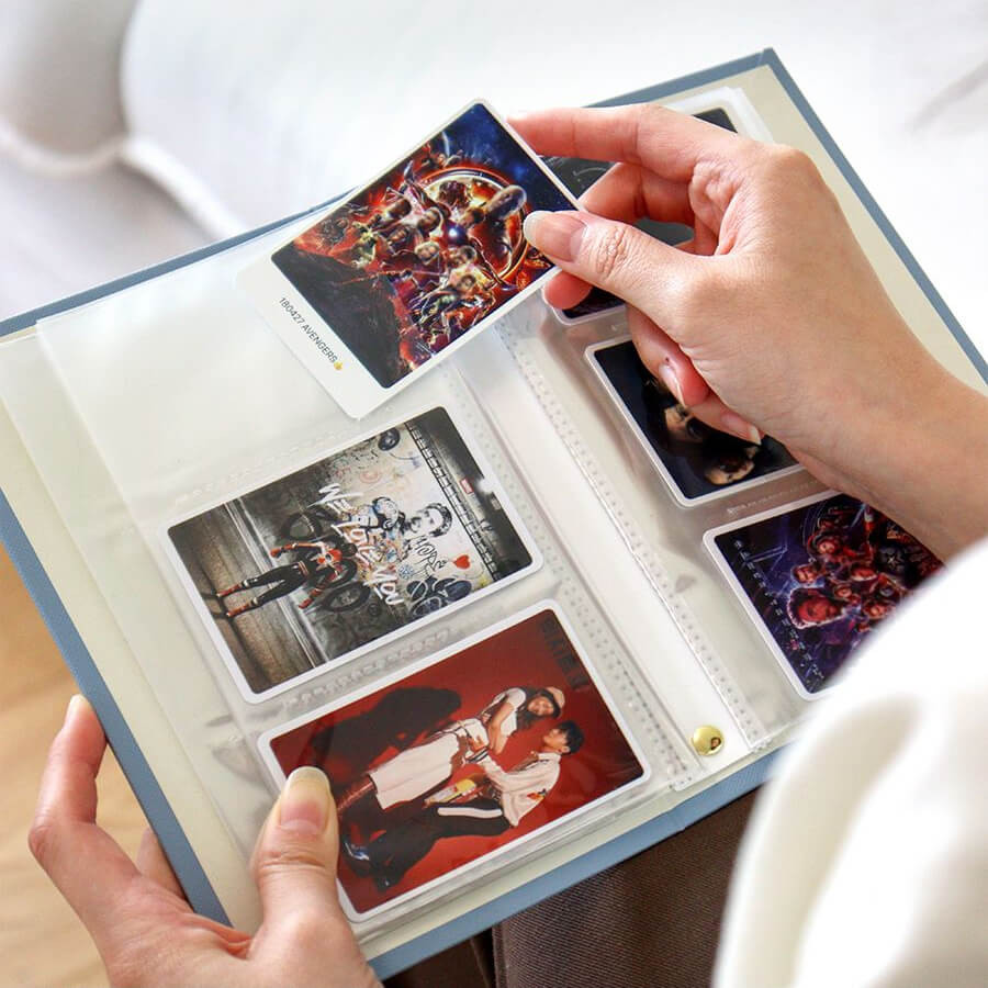 Iconic Business Card Holder Book: Organize 168 Cards
