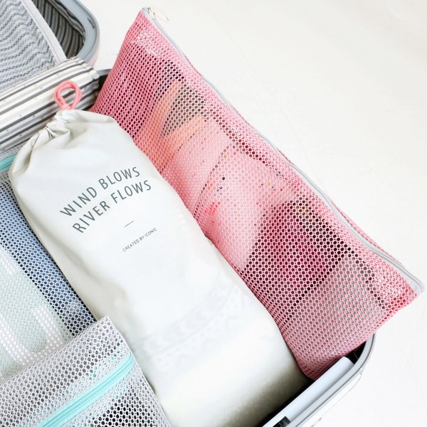 Iconic Mesh travel long pouch and drawstring pouch set