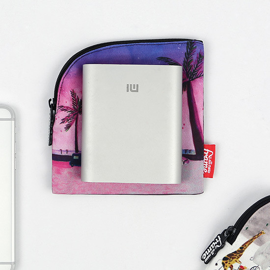 All new frame Myeongmi Choi E collection mini zipper pouch