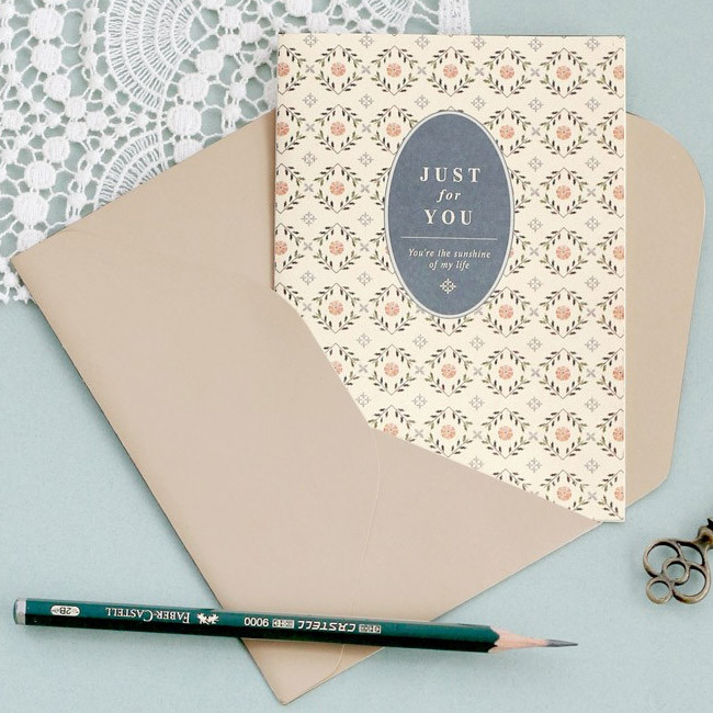 Iconic Vintage illustration pattern message card - fallindesign