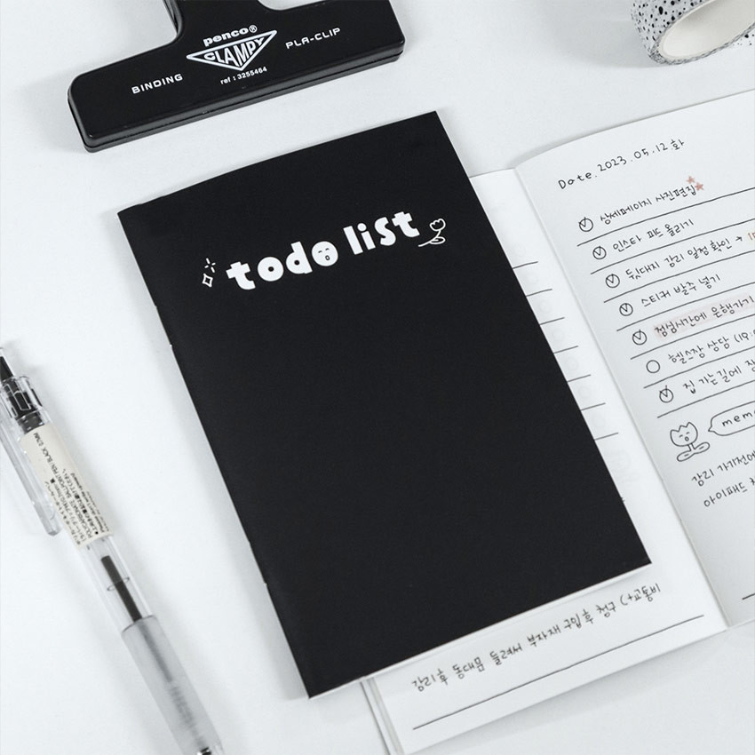 Dash And Dot Little Rough 30 Days Goal Tracking Notebook