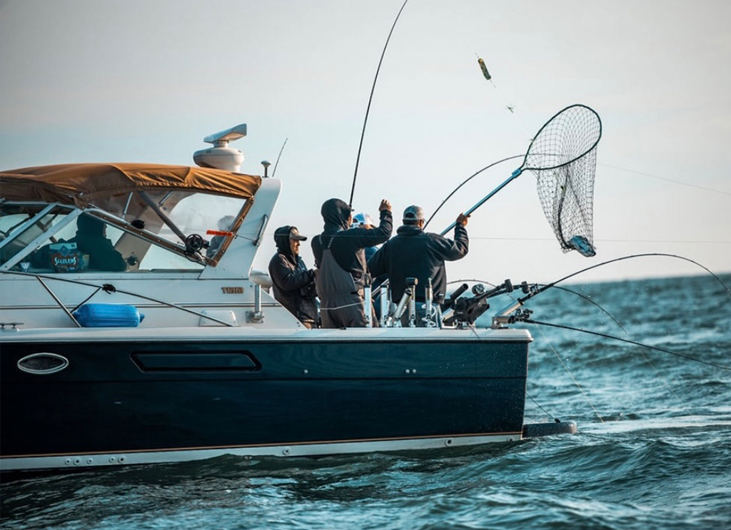 Salmon Fishing on the Niagara Bar - Fish Hawk Electronics