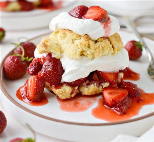 Classic Strawberry Shortcake - Dutch Valley Food Distributors, Inc.