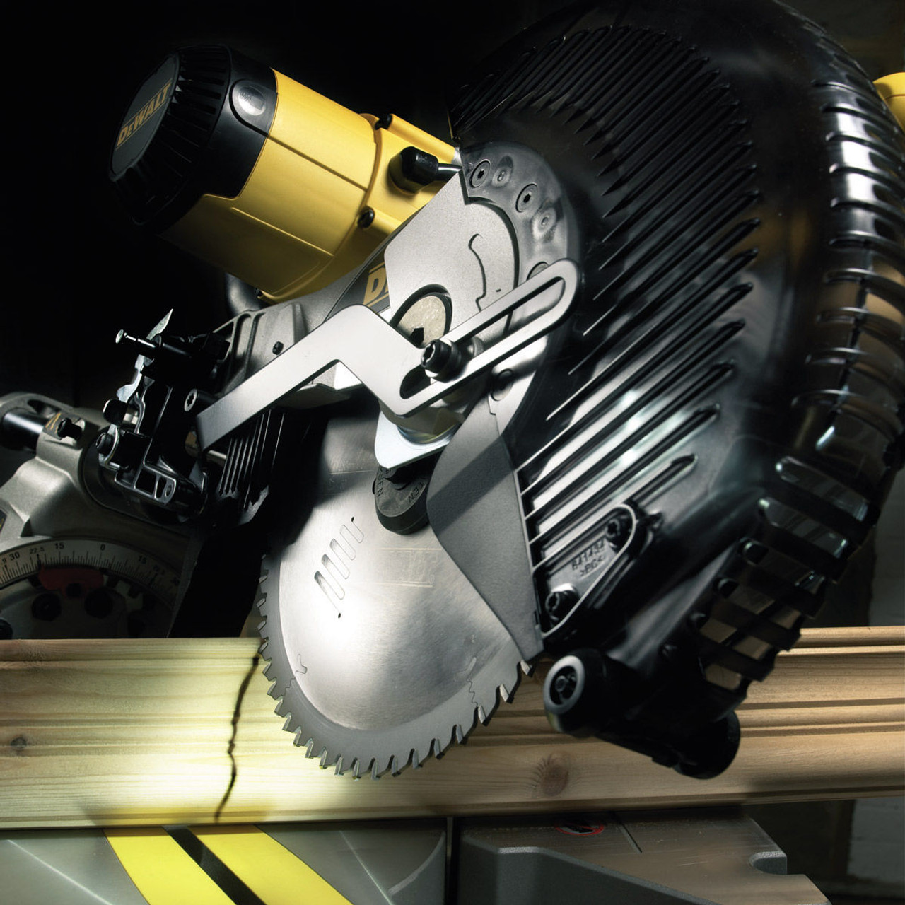 Dewalt DW717XPS Heavy Duty 10inch Mitre Saw 254mm