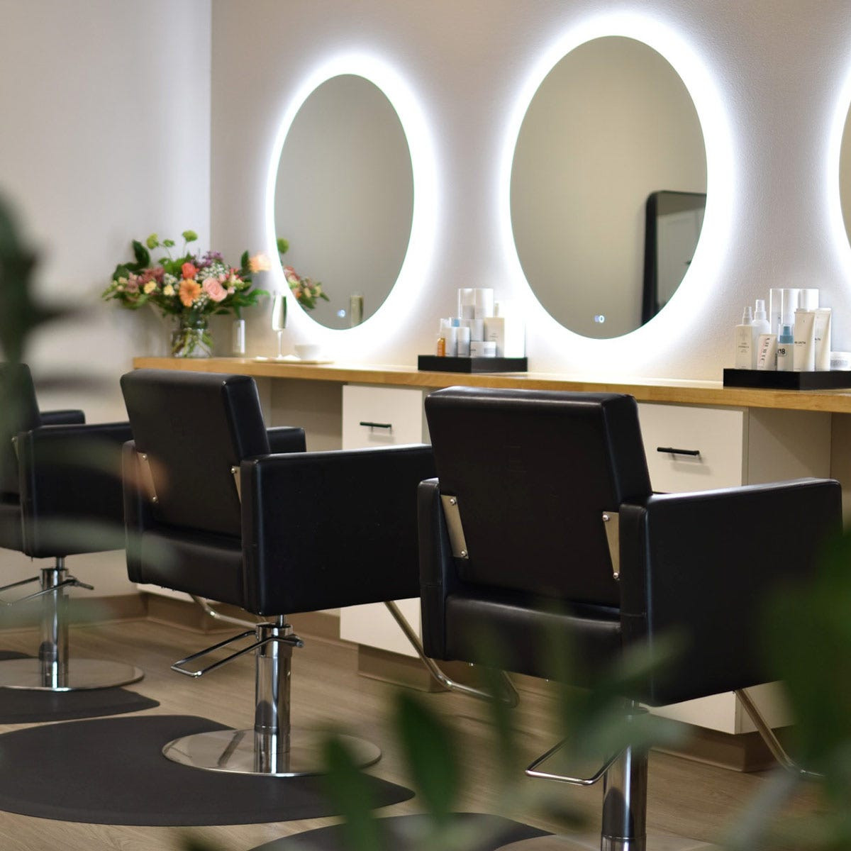 Luna 36" Round LED Backlit Mirror | Minerva Beauty