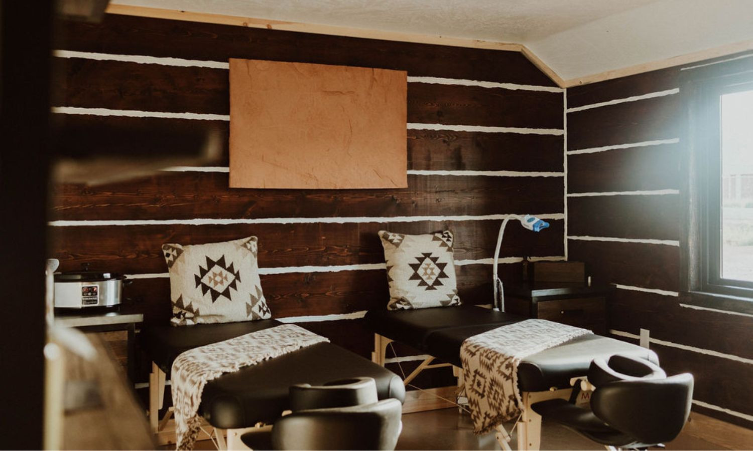 How to Choose a Massage Table - Minerva Beauty