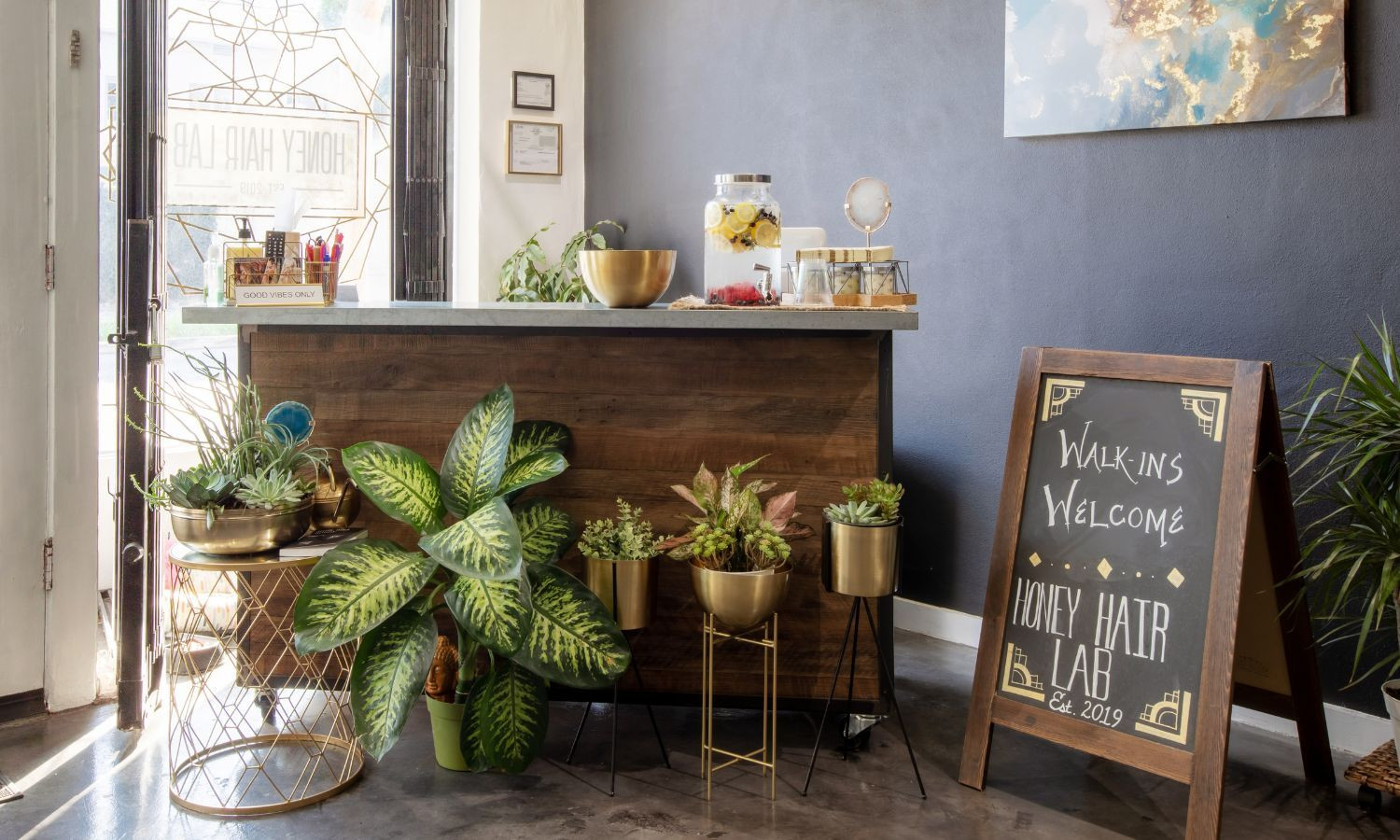 Salon Client Retention Strategies That Work - Minerva Beauty