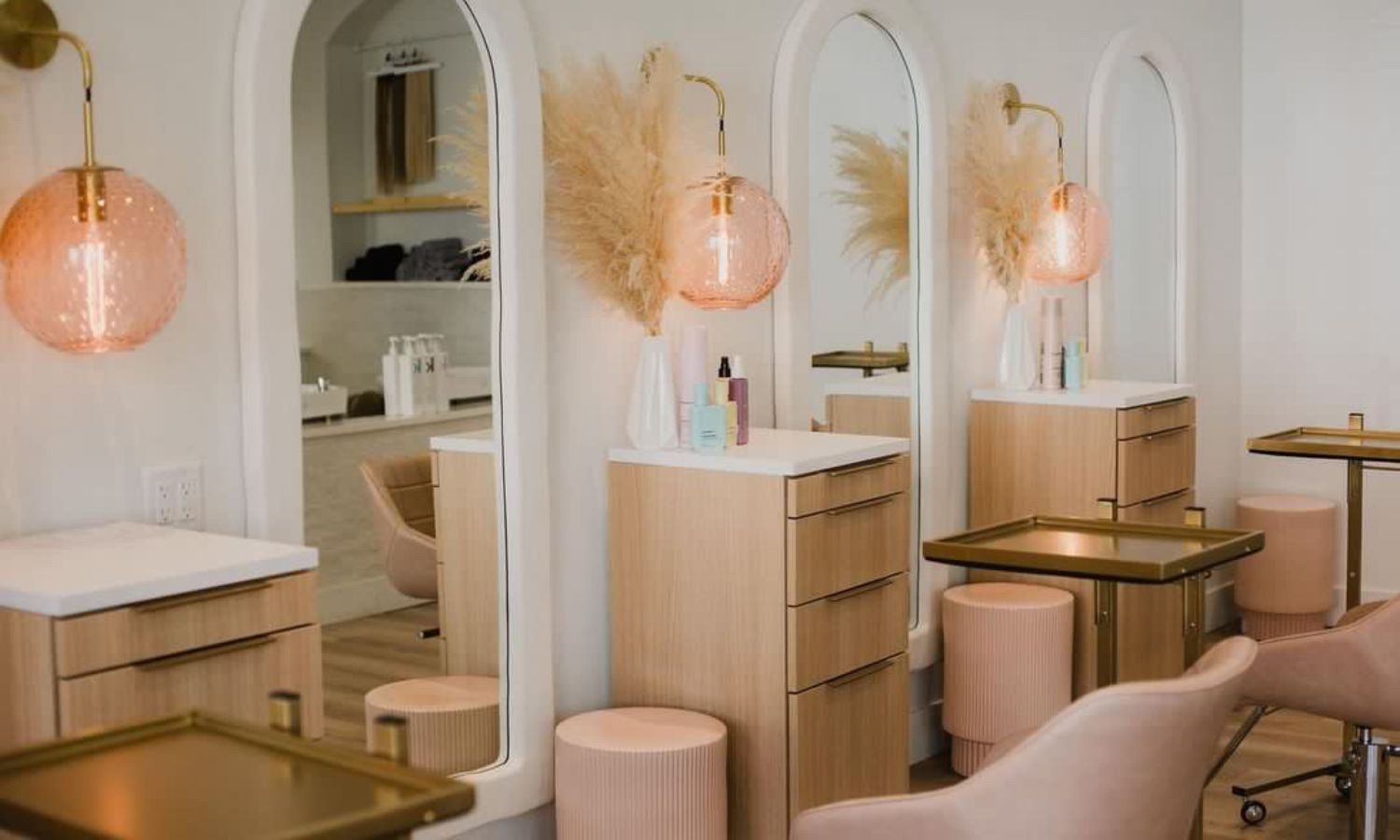 Choosing the Best Styling Stations for Your Salon - Minerva Beauty