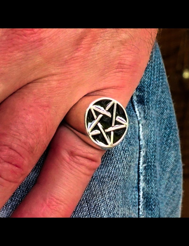 Round Sterling silver Pentagram ring Celtic symbol Occult Star with ...