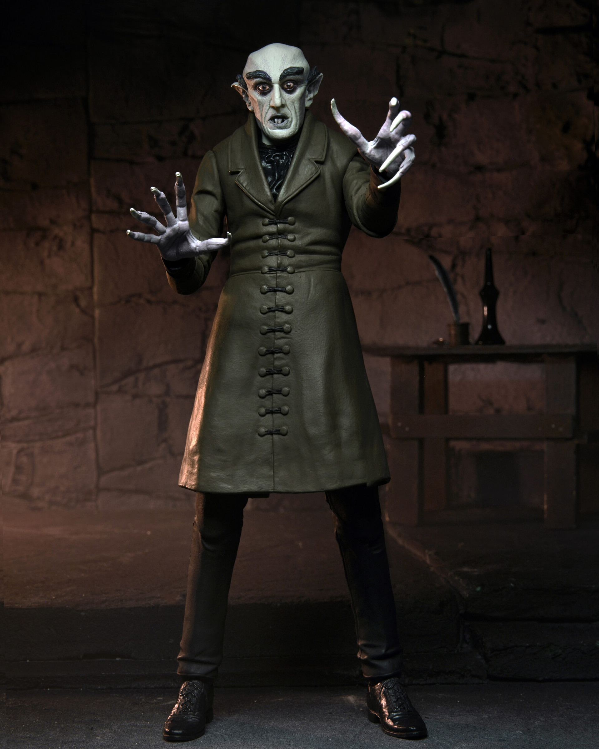 NECA Nosferatu Ultimate Count Orlok Action Figure - Immortalize the ...