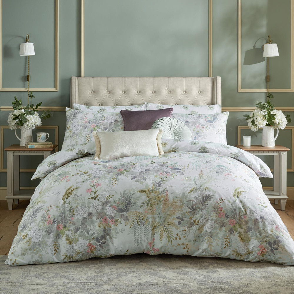 Linlithgow Pale Lavender Duvet Cover Set | Purple | Laura Ashley