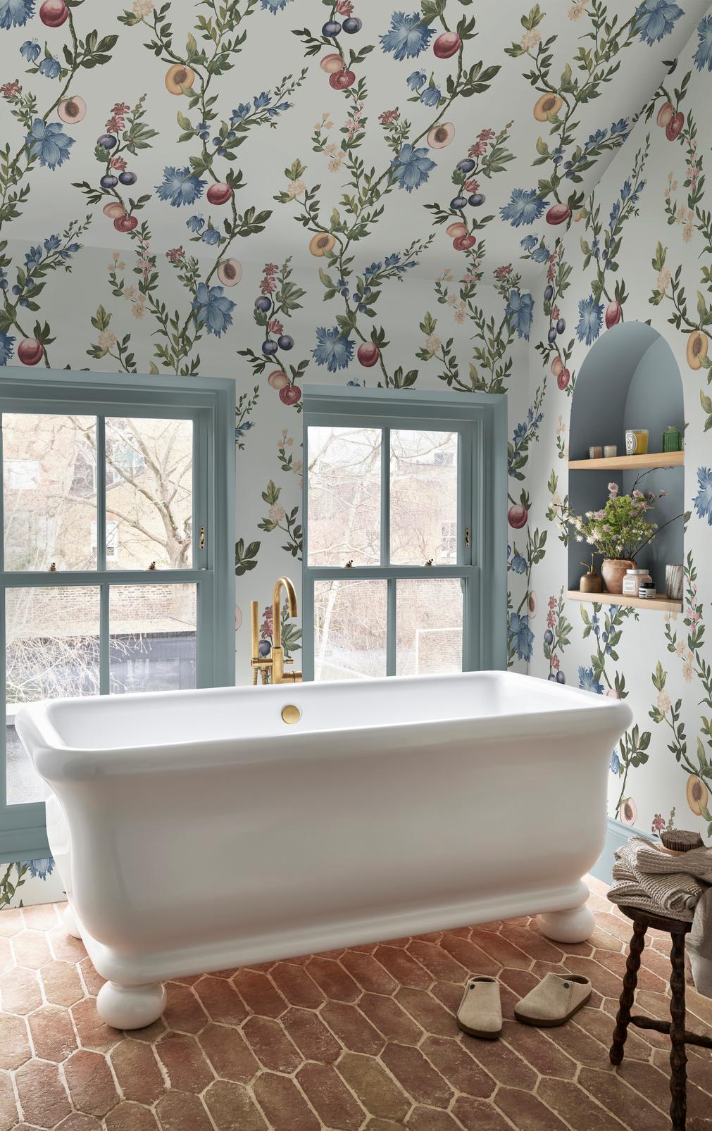Allurium Day Wallpaper | White | Graham & Brown