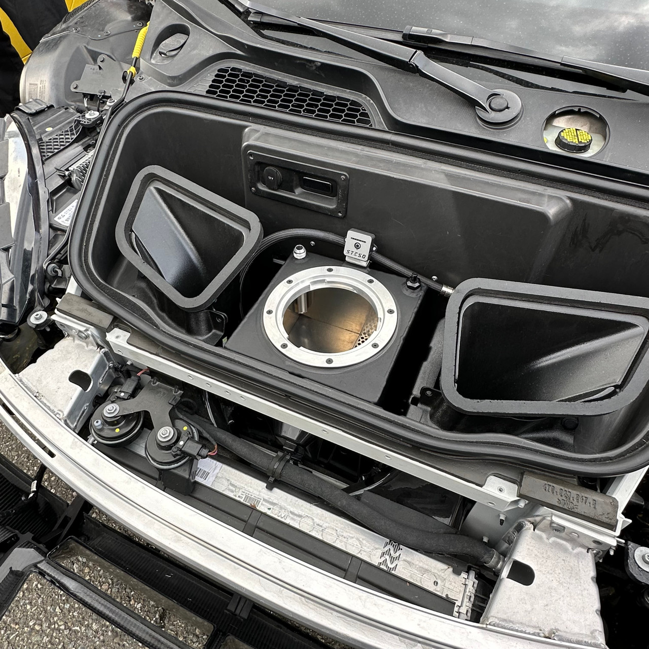 Lamborghini Huracan STO Air to Water Intercooler Ice Tank with Pump