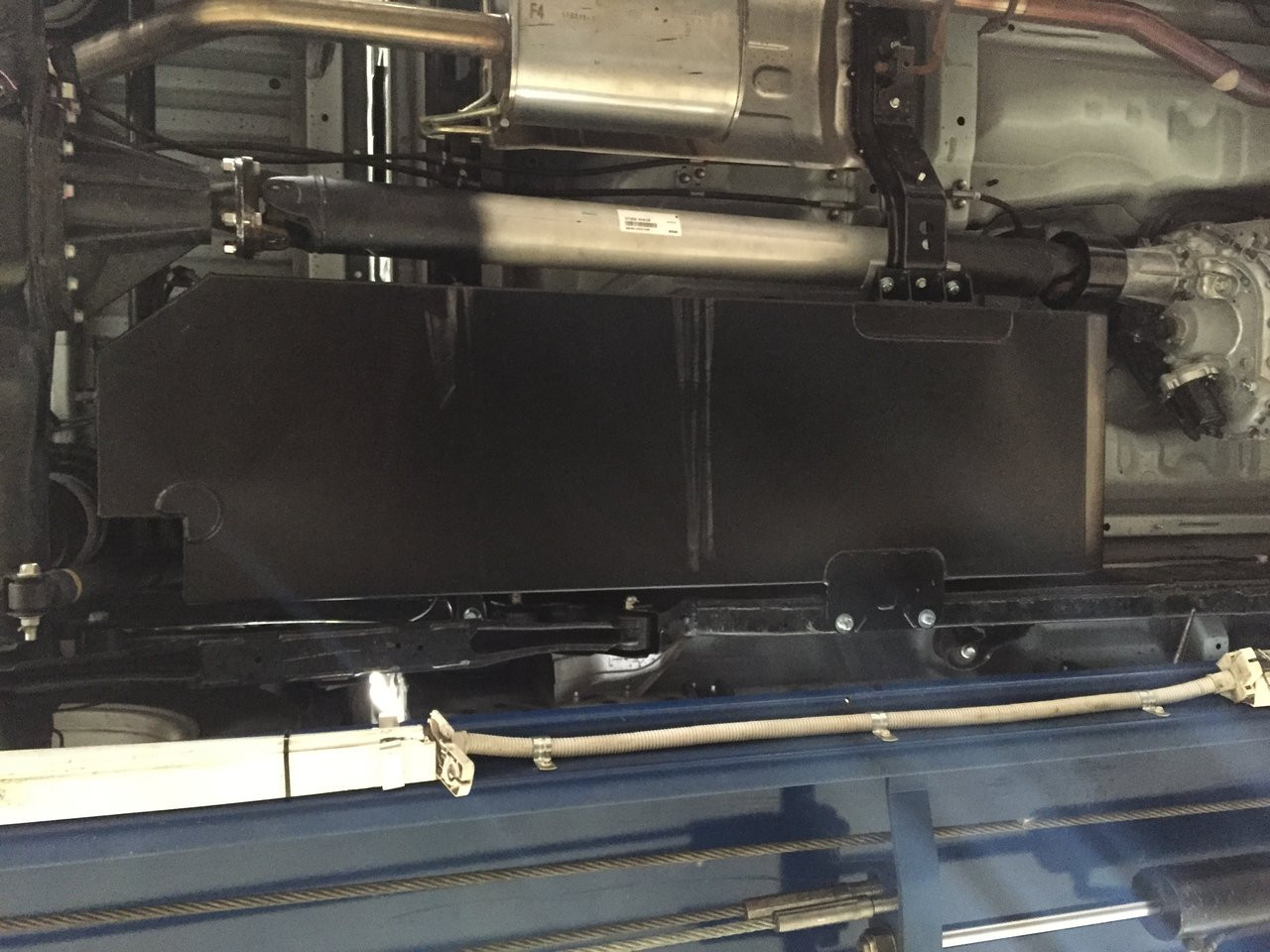 Long Range Fuel Tank 150L suitable for Navara NP300 leaf springs