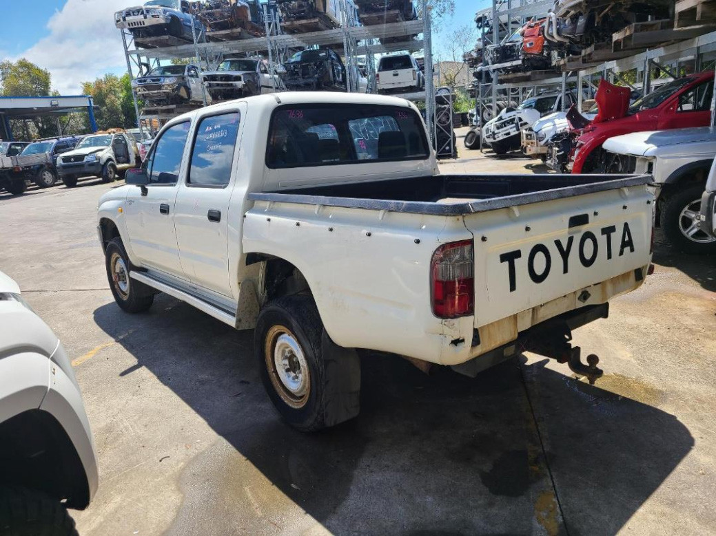 7636 - 12/00, TOYOTA RZN169 HILUX, 3RZ, 5SPD