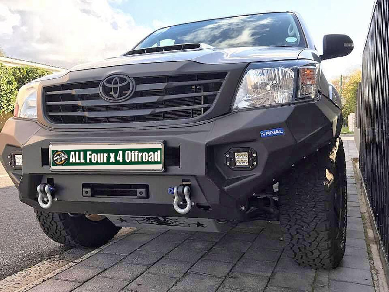 Drivetech 4x4 Rival Alloy Bumper Bull Bar suitable for Hilux KUN26