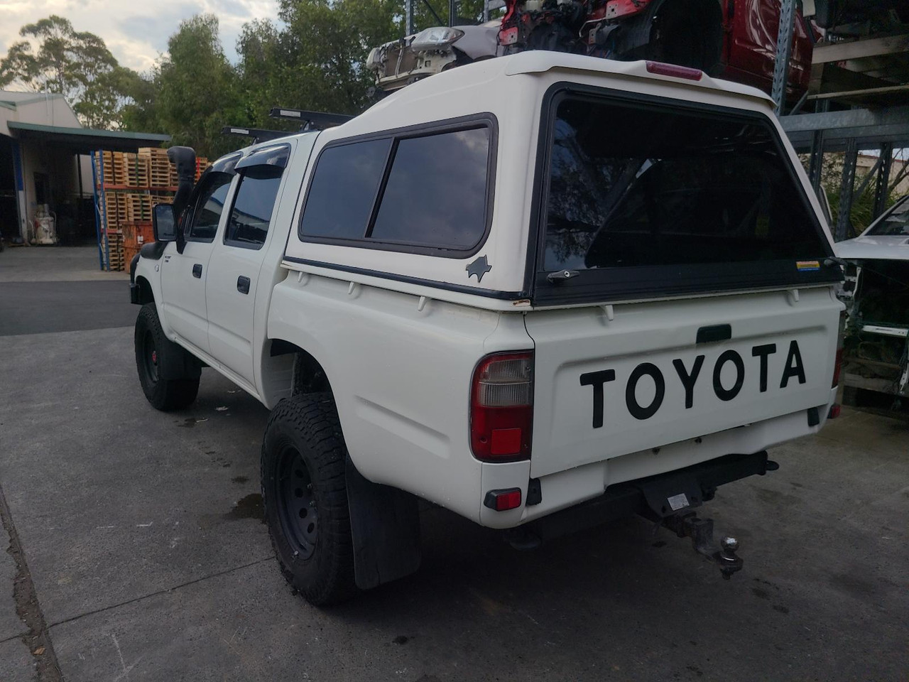 8237 - 06/00, TOYOTA LN167 HILUX, 5L, 5SPD