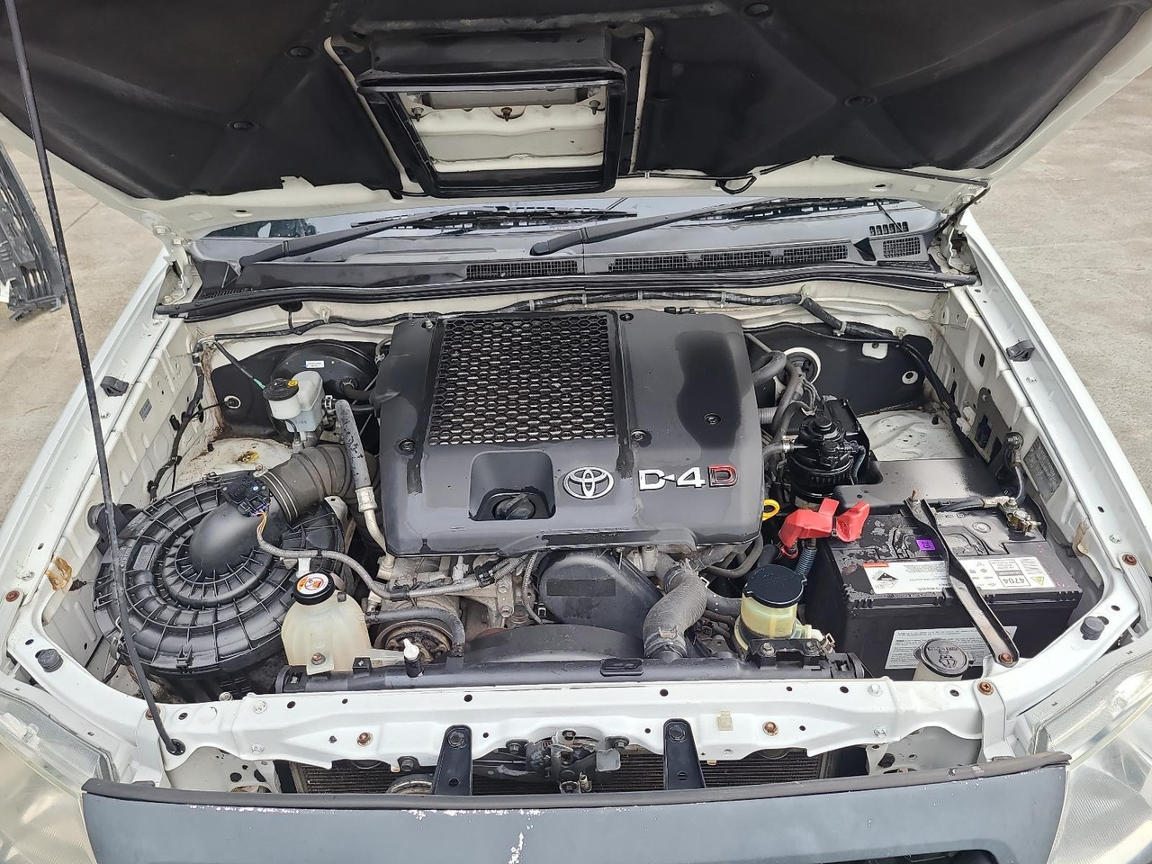 8052 - 02/11, TOYOTA KUN26 HILUX, 1KD-FTV, 5SPD, SR