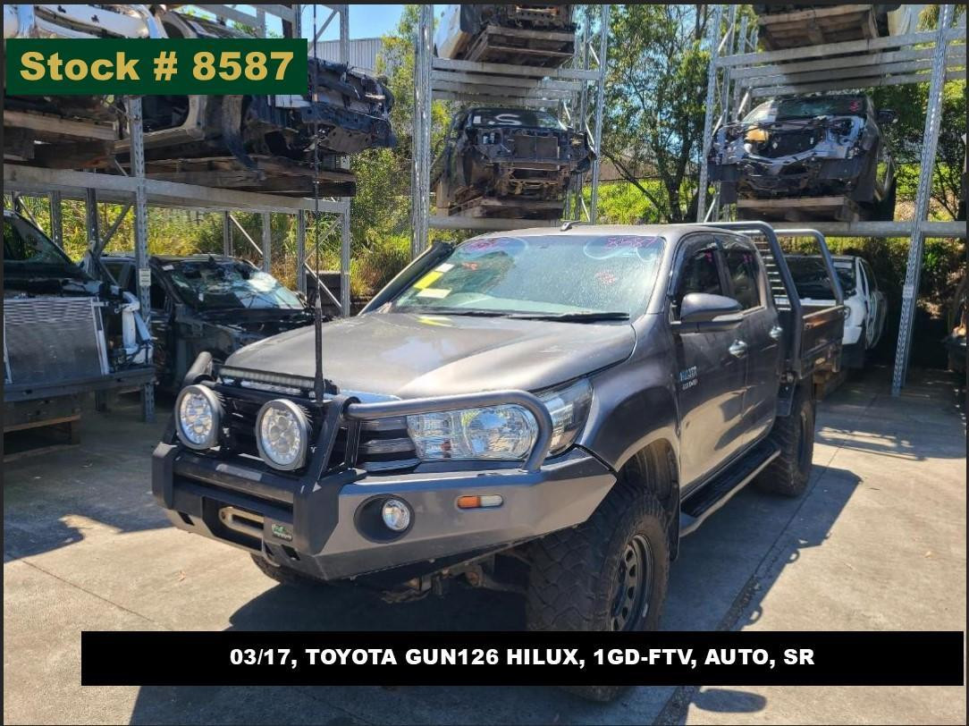 8587 - 03/17, TOYOTA GUN126 HILUX, 1GD-FTV, AUTO, SR