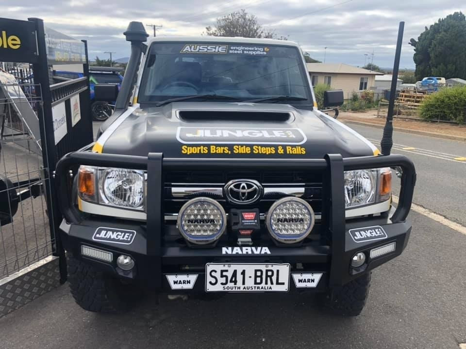 Jungle 4x4 Deluxe Bull Bar suitable for Landcruiser VDJ79 Dual Cab
