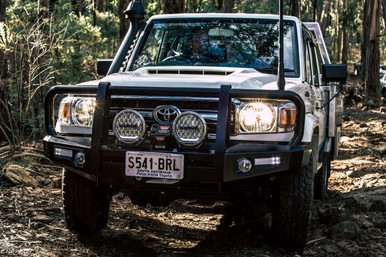 Jungle 4x4 Deluxe Bull Bar suitable for Landcruiser VDJ79 Dual Cab