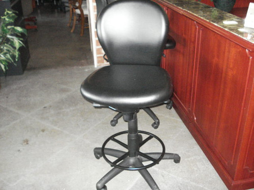 TELLER STOOL WITH FOOT RING ADJUSTABLE HIEGHT - Orlando Office Furniture