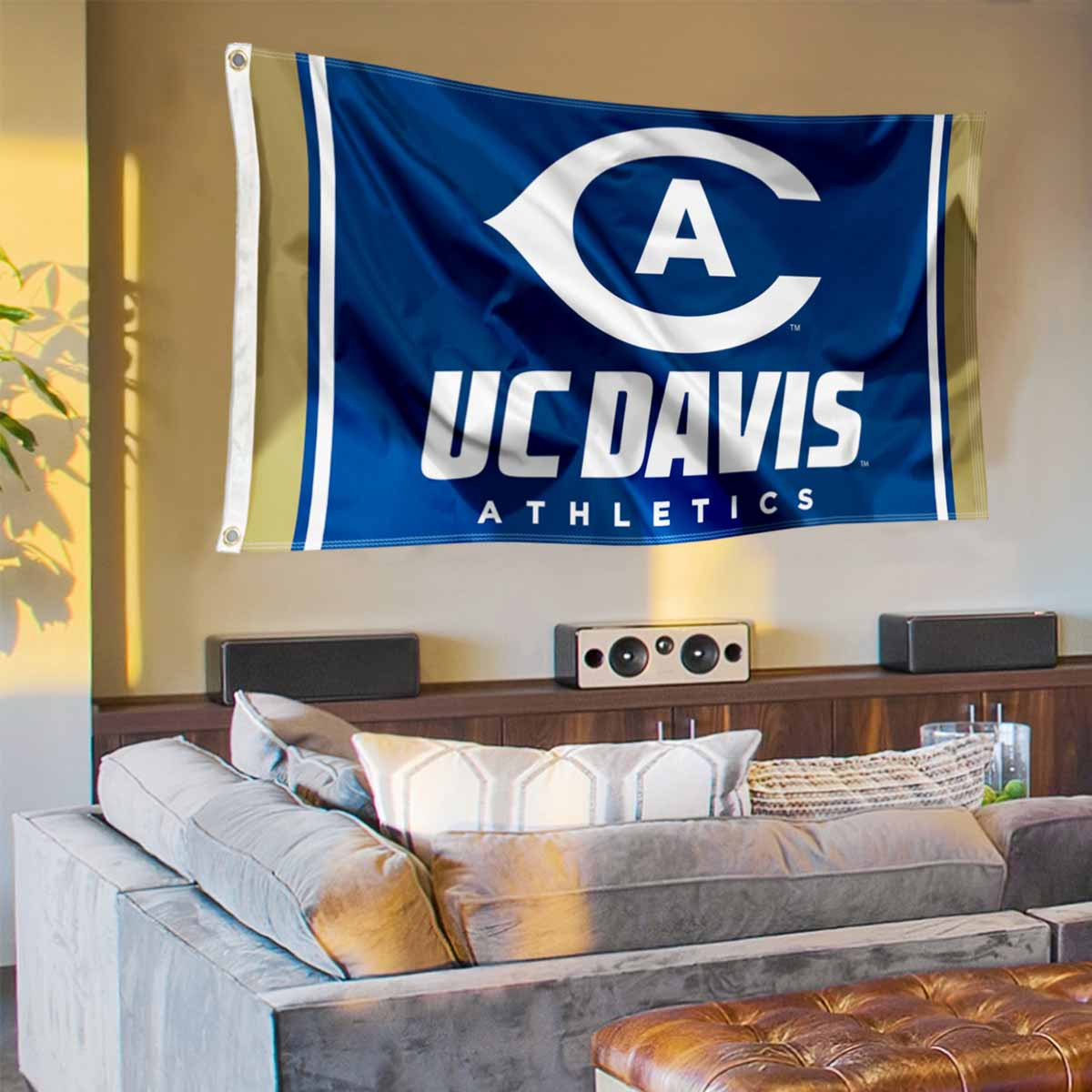 UC Davis Aggies Logo Flag - State Street Products