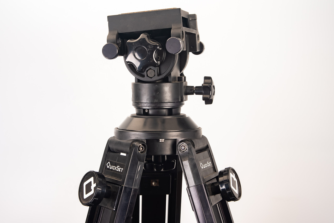 Quick-Set Professional Tripod Model 4-20036-6 with Pan/Tilt Head and ...