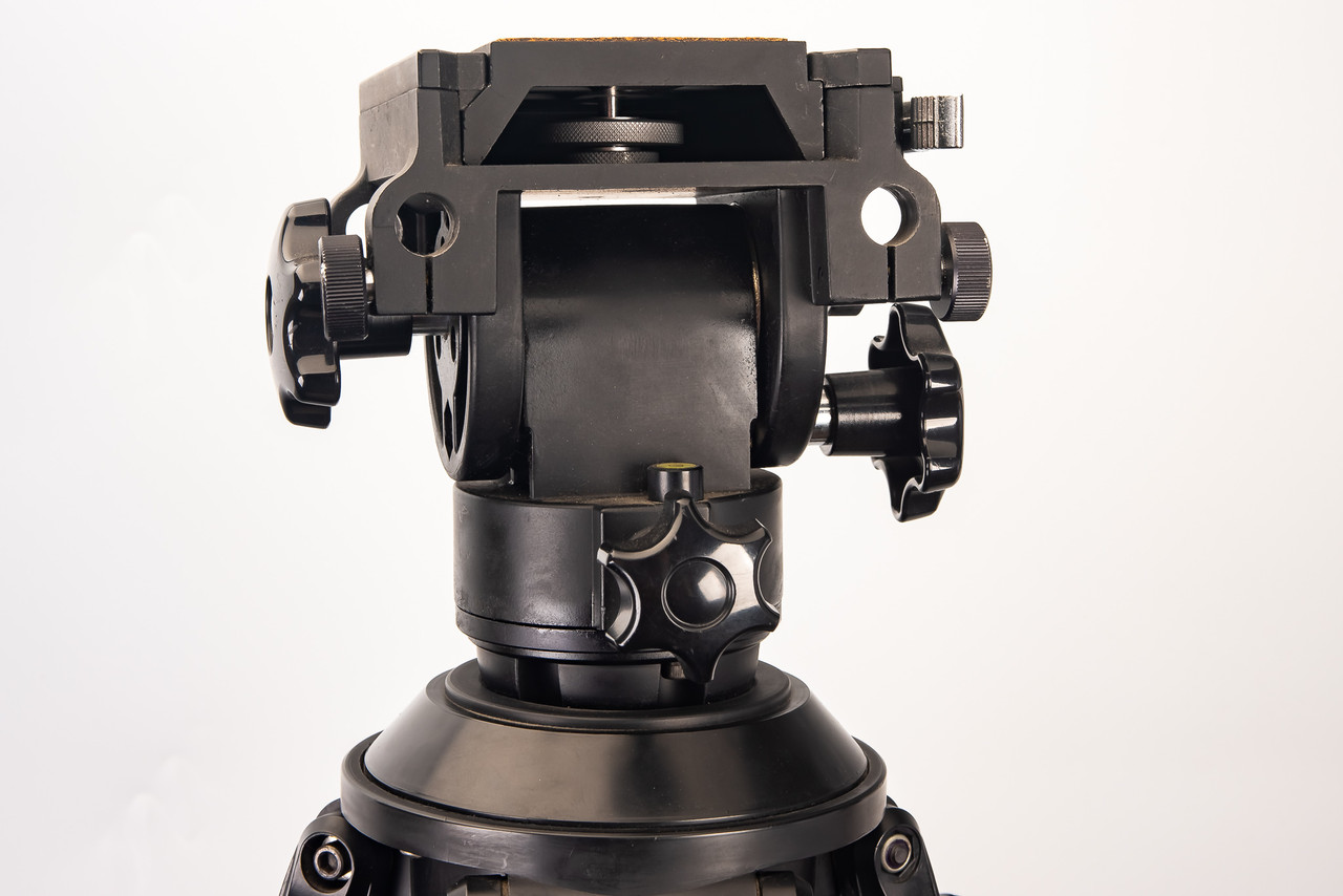 Quick-Set Professional Tripod Model 4-20036-6 with Pan/Tilt Head and ...