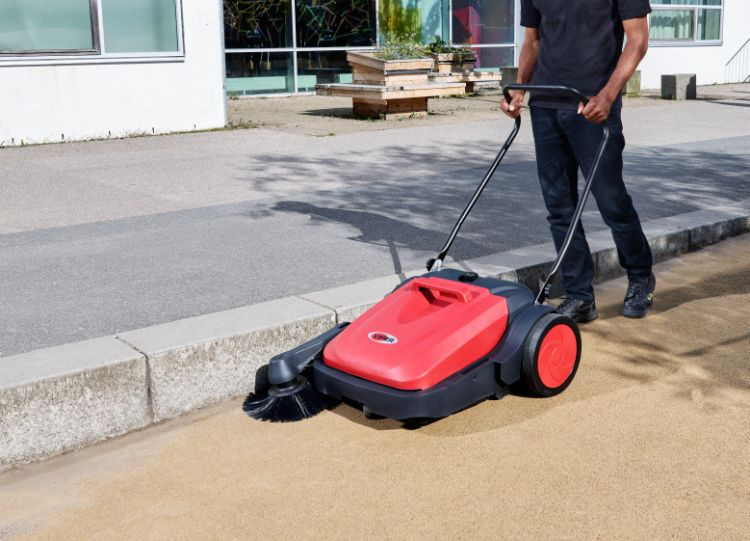 New Viper PS480 Manual push dry sweeper - Performance Systems