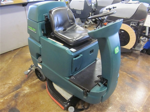 Best Riding Floor Scrubbers for Commercial Use - Performance Systems