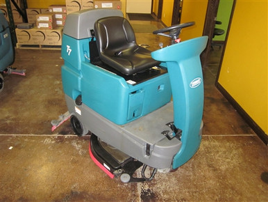 Refurbished Tennant T7 32" Riding Floor Scrubber - Performance Systems